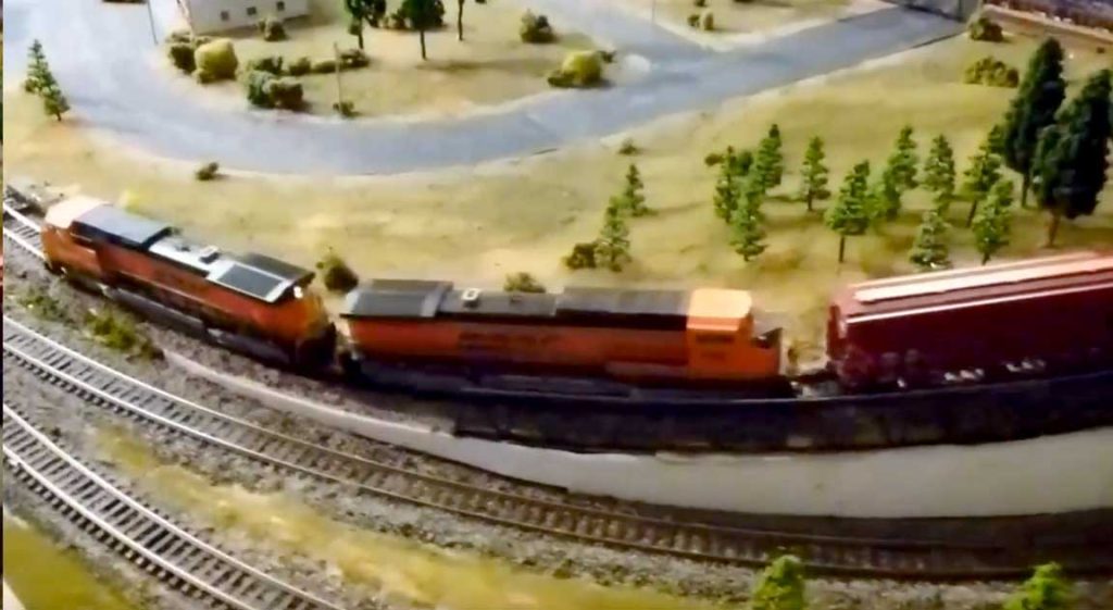 BNSF N scale freight cars - Model railroad layouts plansModel railroad ...