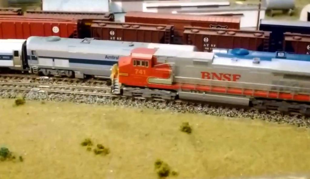 BNSF N scale freight cars - Model railroad layouts plansModel railroad ...