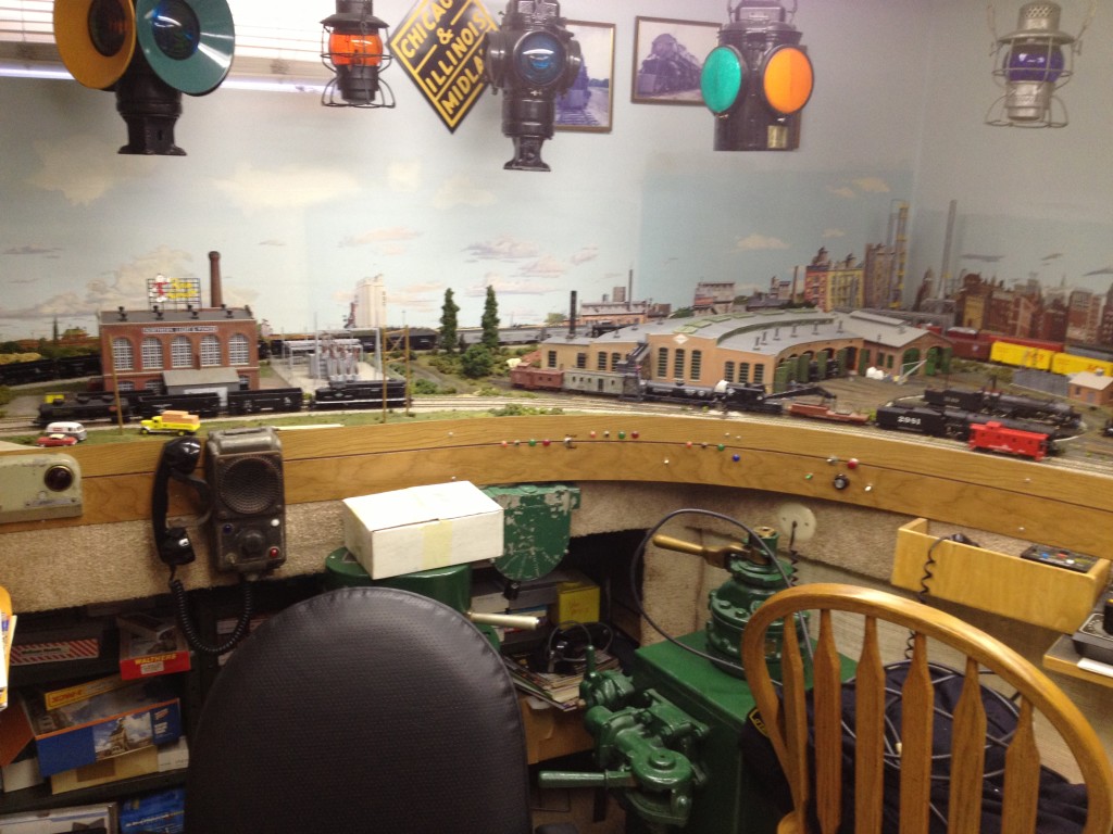 Cool model train hobbyroom - Model railroad layouts plansModel railroad ...