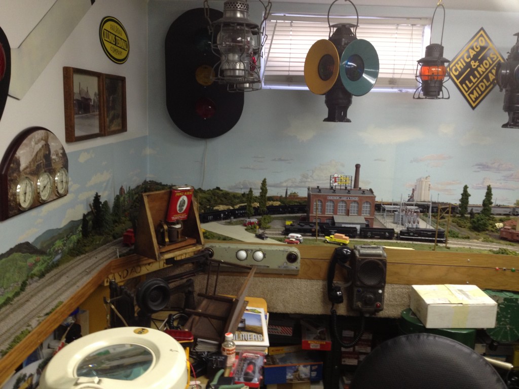 Cool model train hobbyroom - Model railroad layouts plansModel railroad ...