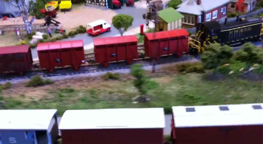 John's video of his first layout - Model railroad layouts plansModel ...