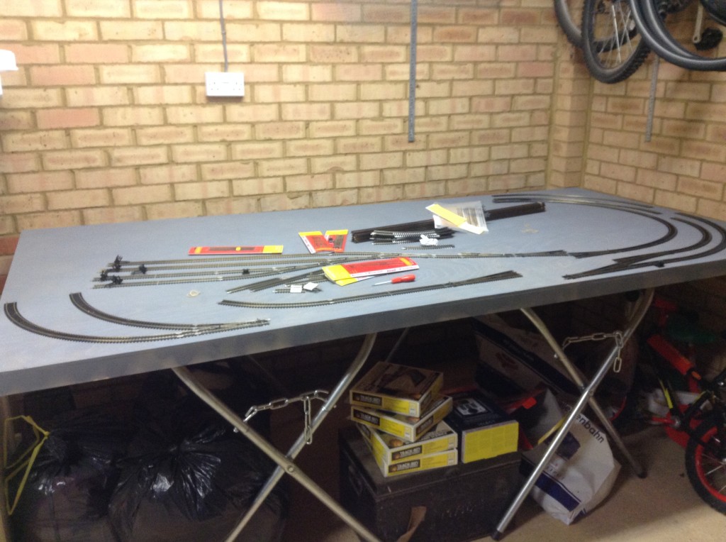 Hornby 8x4 track plan - Model railroad layouts plansModel railroad ...