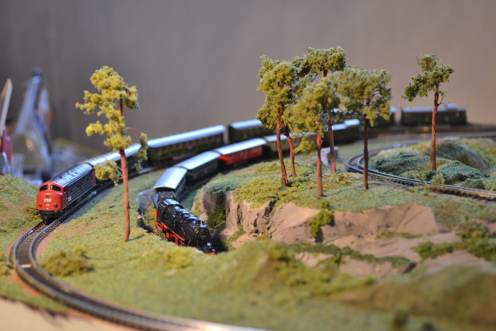 Z scale train layouts - Model railroad layouts plansModel railroad ...