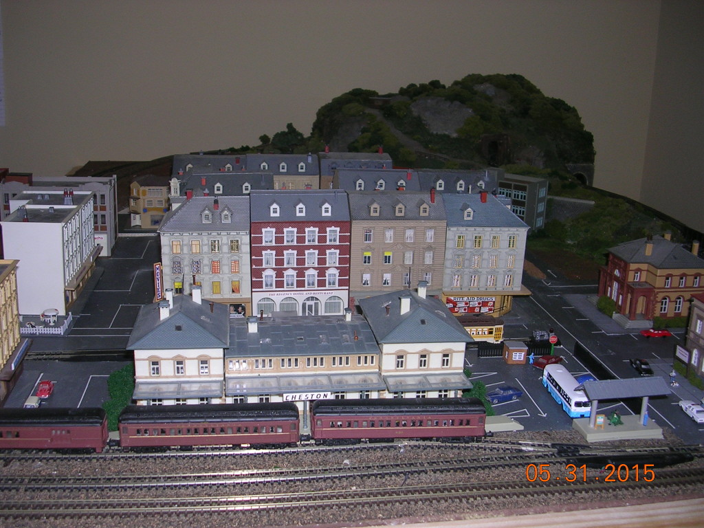 How to wire model train street lights - Model railroad layouts ...