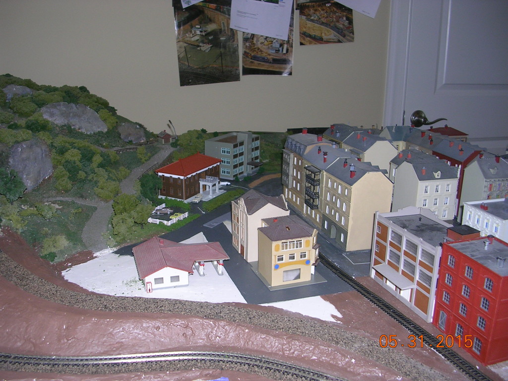 How to wire model train street lights - Model railroad layouts ...