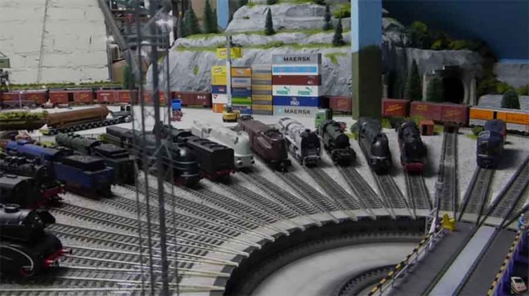HO scale DCC locomotives with sound - Jim's - Model railroad layouts ...