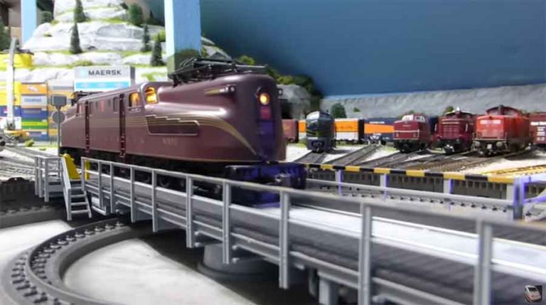HO scale DCC locomotives with sound - Jim's - Model railroad layouts ...