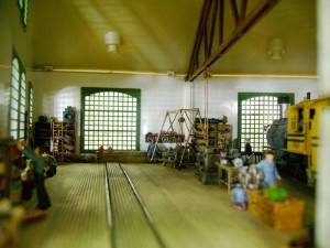 HO scale vintage engine house - Brian's - Model railroad layouts ...