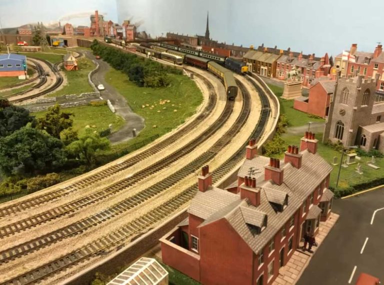 British model train - Rob's - Model railroad layouts plansModel ...