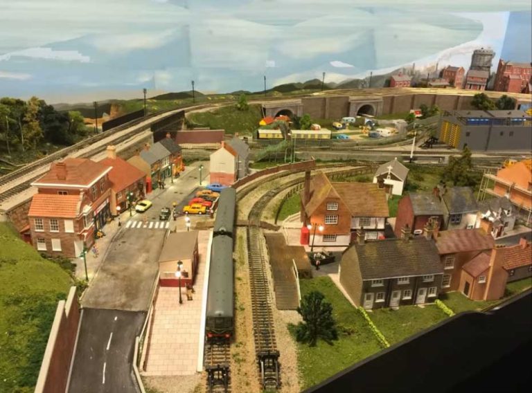 British model train - Rob's - Model railroad layouts plansModel ...