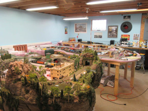 U shaped HO scale - Tom's - Model railroad layouts plansModel railroad ...