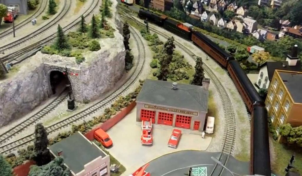 N scale train sets - Arnie's - Model railroad layouts plansModel ...