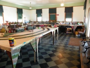 Indoor G scale - Model railroad layouts plansModel railroad layouts plans