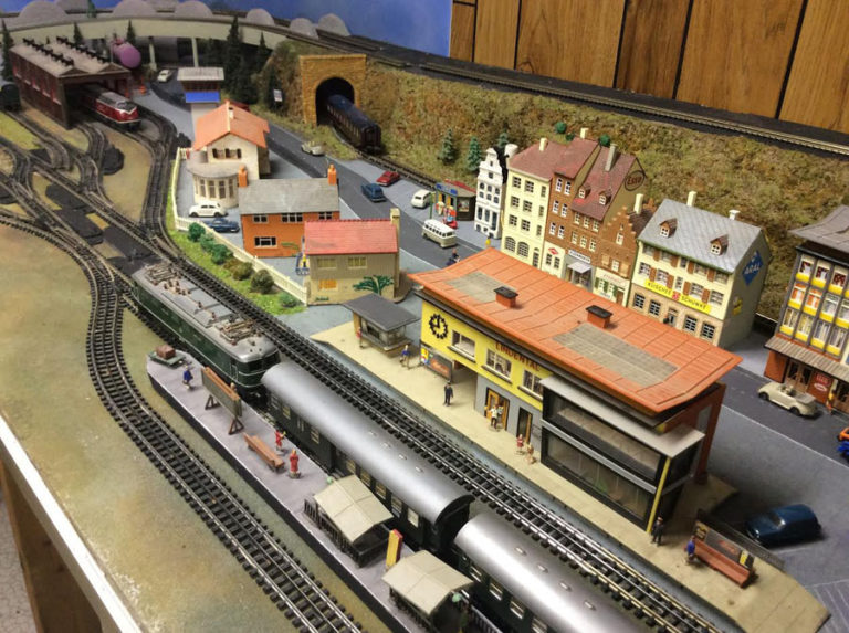 Trix HO scale layout - Model railroad layouts plansModel railroad ...