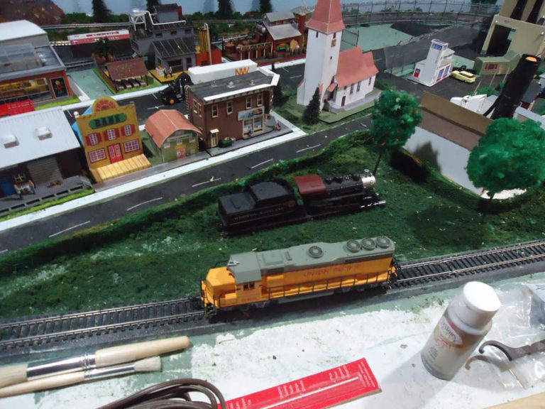 Model train display case - Model railroad layouts plansModel railroad ...