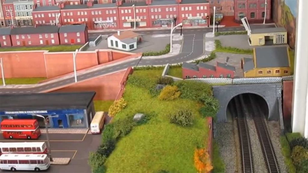 N gauge British railway modelling - Eric's - Model railroad layouts ...
