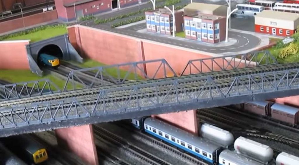 N gauge British railway modelling - Eric's - Model railroad layouts ...