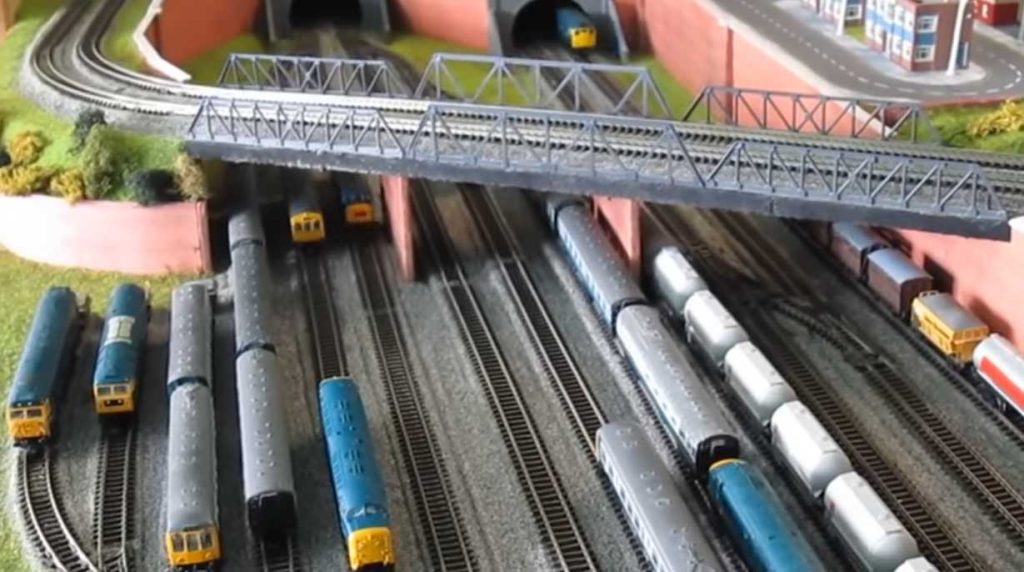 N gauge British railway modelling - Eric's - Model railroad layouts ...