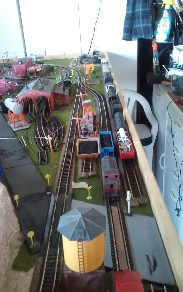 HO scale 5x9 layout - Chris's - Model railroad layouts plansModel ...