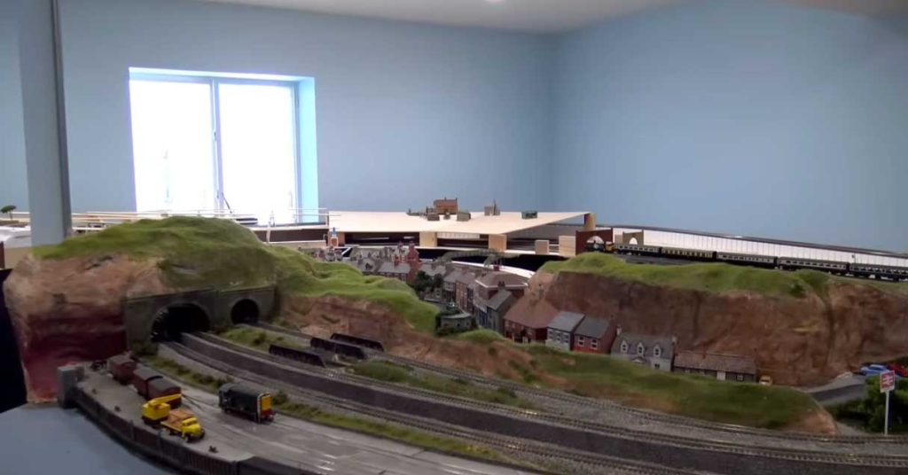 How to build a model railway - Model railroad layouts plansModel ...