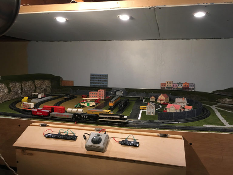 HO scale layouts for small spaces - Model railroad layouts plansModel ...