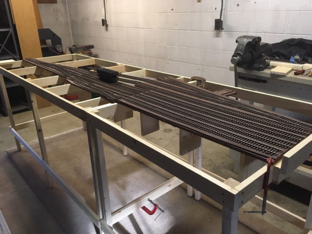 O scale model train benchwork - Peter's - Model railroad layouts plansModel railroad layouts plans