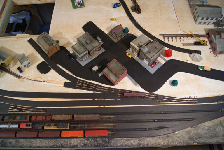 HO scale elevated trains - Joe's update - Model railroad layouts ...