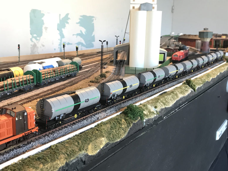 HO scale industrial layout - Carlos's - Model railroad layouts ...