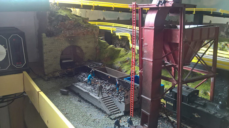 HO scale trolley - Model railroad layouts plansModel railroad layouts plans