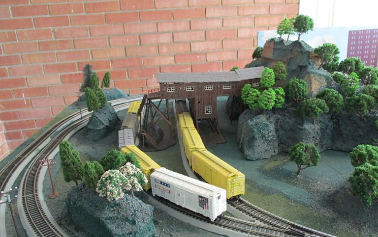 Model railroad HO double crossover - Lester's - Model railroad layouts ...