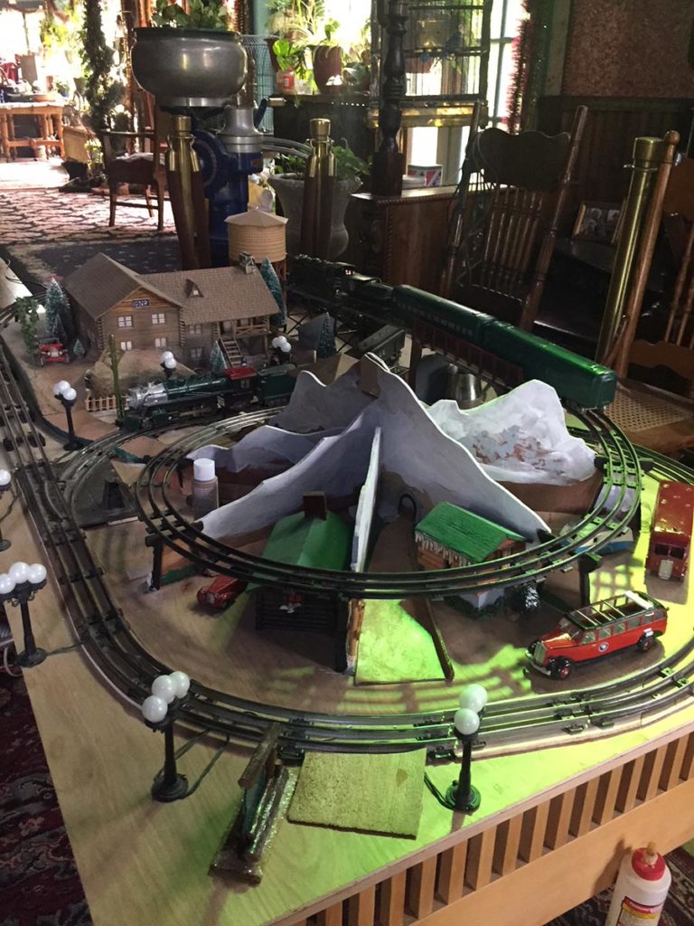 Pre war lionel o gauge train engines - Hugh's - Model railroad layouts ...