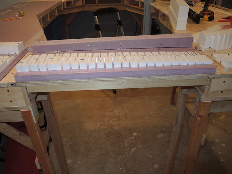 HO scale track risers - Paul's - Model railroad layouts plansModel ...