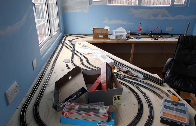 HO scale L shaped layouts - Model railroad layouts plansModel railroad ...