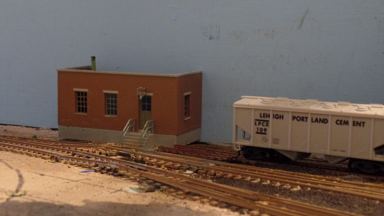 Kitbashing HO scale structures - Model railroad layouts plansModel ...