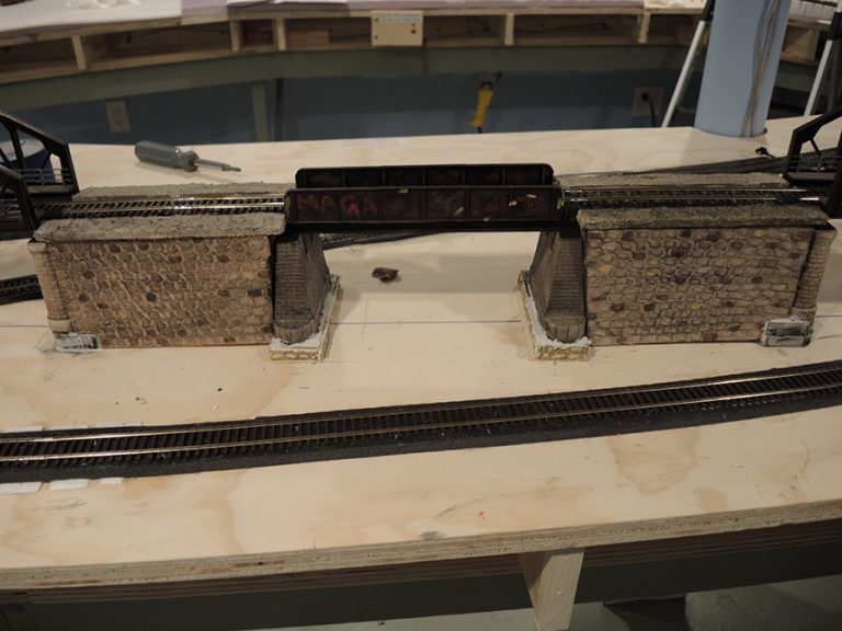 Model train retaining walls - Model railroad layouts plansModel ...