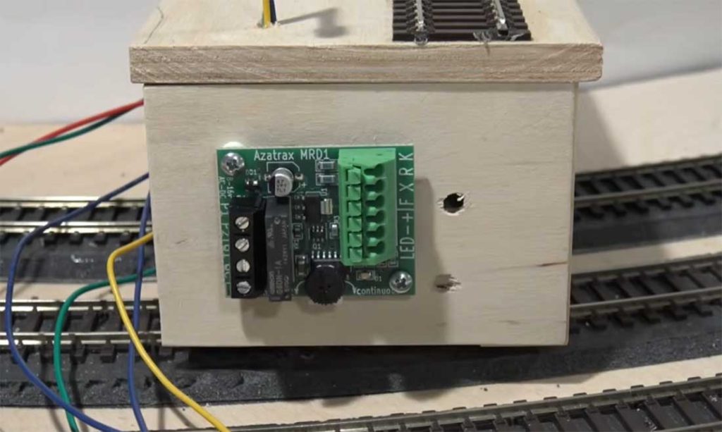 Simple model train signal circuit - Model railroad layouts plansModel ...