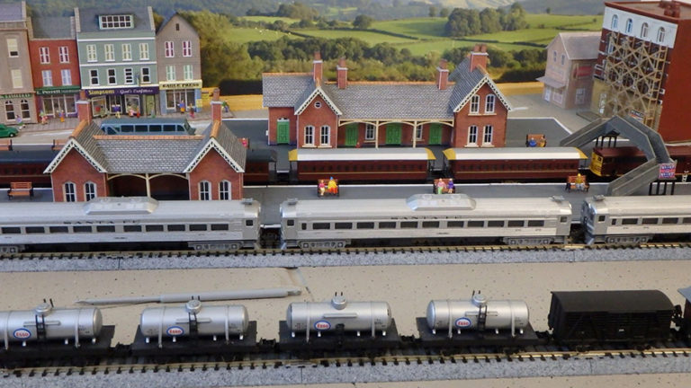 N gauge foam incline - Model railroad layouts plansModel railroad ...