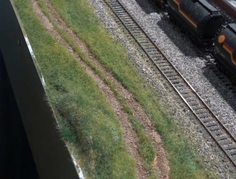 How to make a model train dirt road - Model railroad layouts plansModel ...