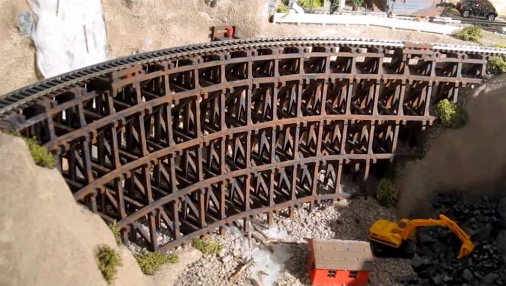 HO scale wooden trestle bridge - Model railroad layouts plansModel railroad layouts plans