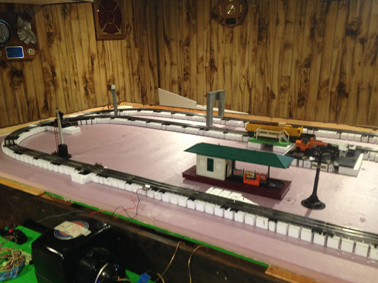 O scale 5x8 track layout - Model railroad layouts plansModel railroad ...