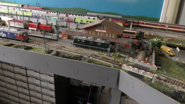 HO shelf layout - Peter's - Model railroad layouts plansModel railroad ...