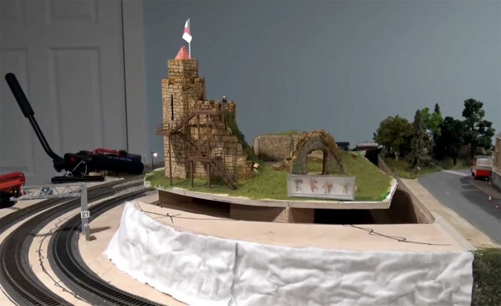Model train level crossing - Model railroad layouts plansModel railroad ...