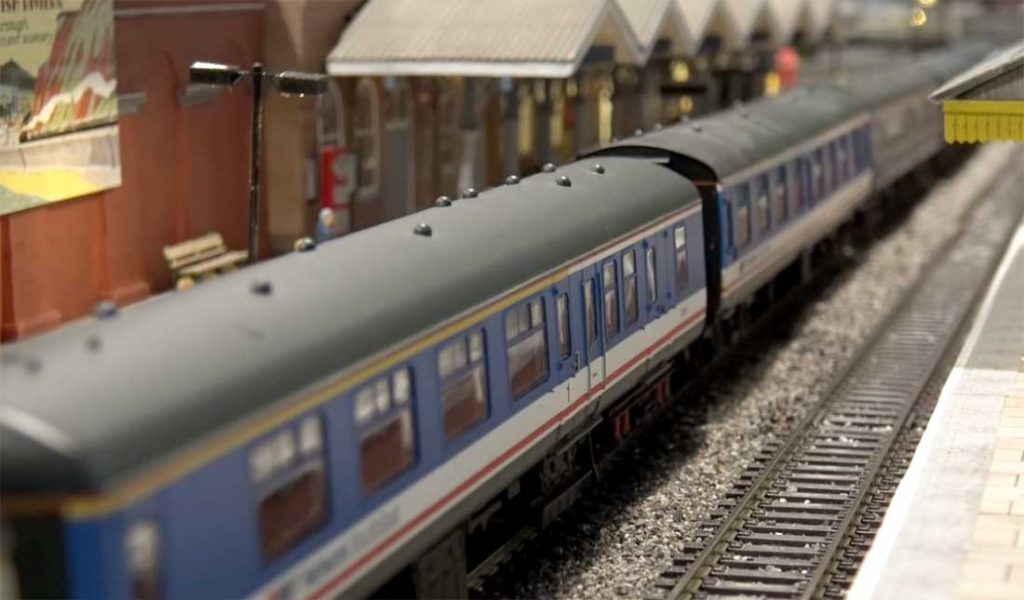 Model train level crossing - Model railroad layouts plansModel railroad ...