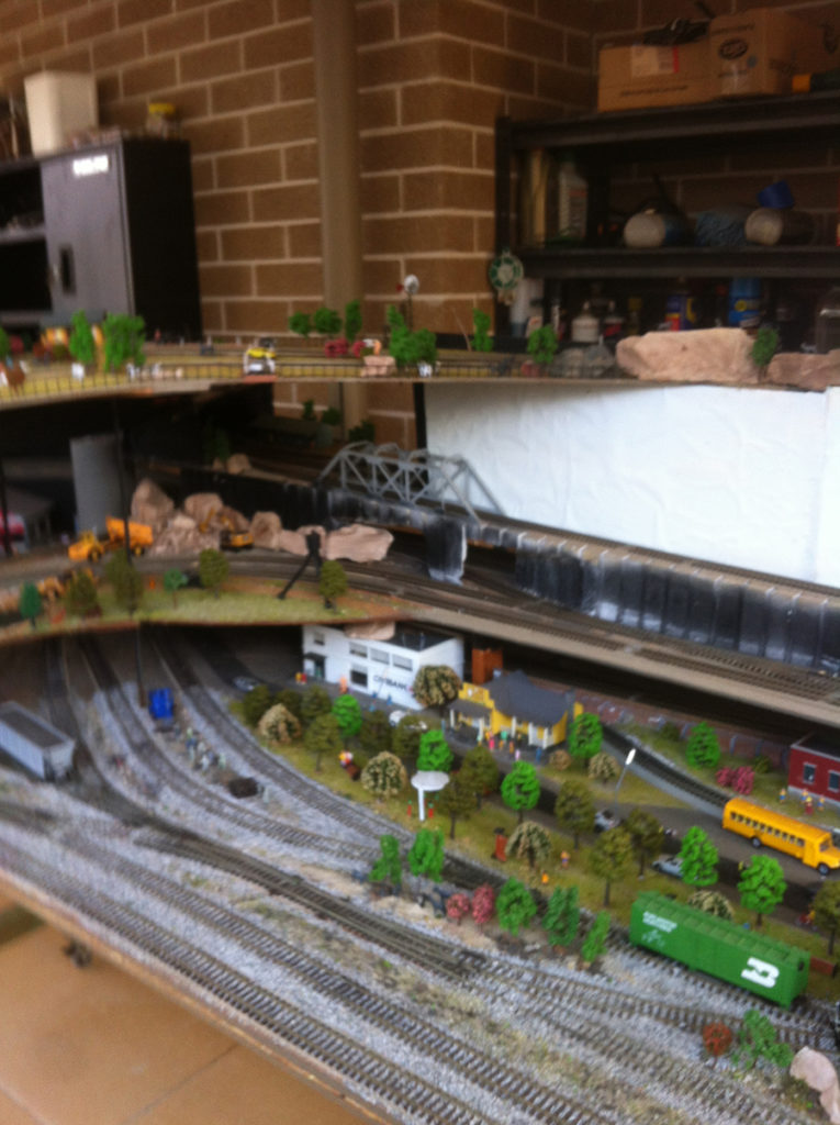 HO scale helix double track - Model railroad layouts plansModel railroad layouts plans