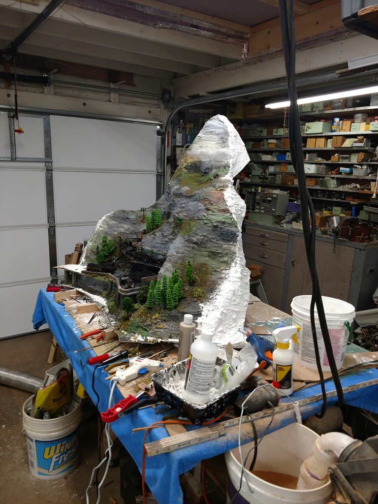 HO scale mountains - Model railroad layouts plansModel railroad layouts ...