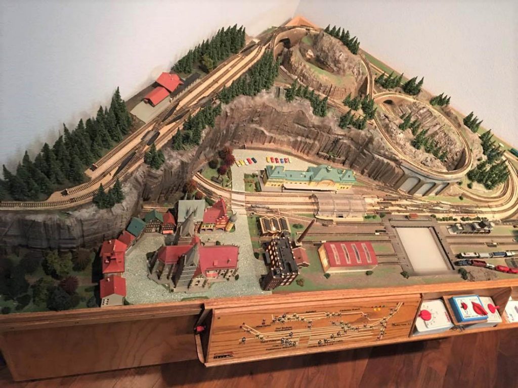 Union Pacific locomotives HO scale - Model railroad layouts plansModel ...