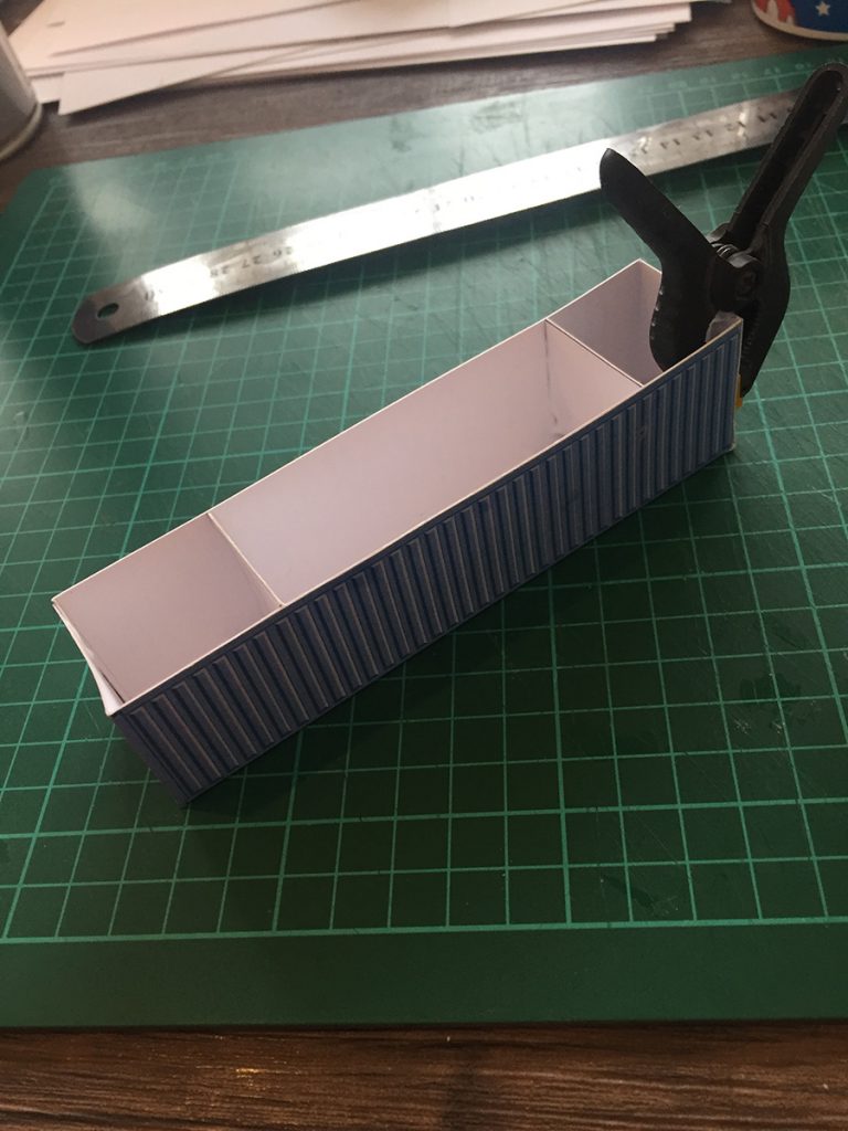 Making a shipping container for your model railroad - Model railroad ...