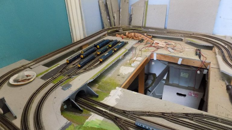 Multi level n scale layout - Model railroad layouts plansModel railroad ...