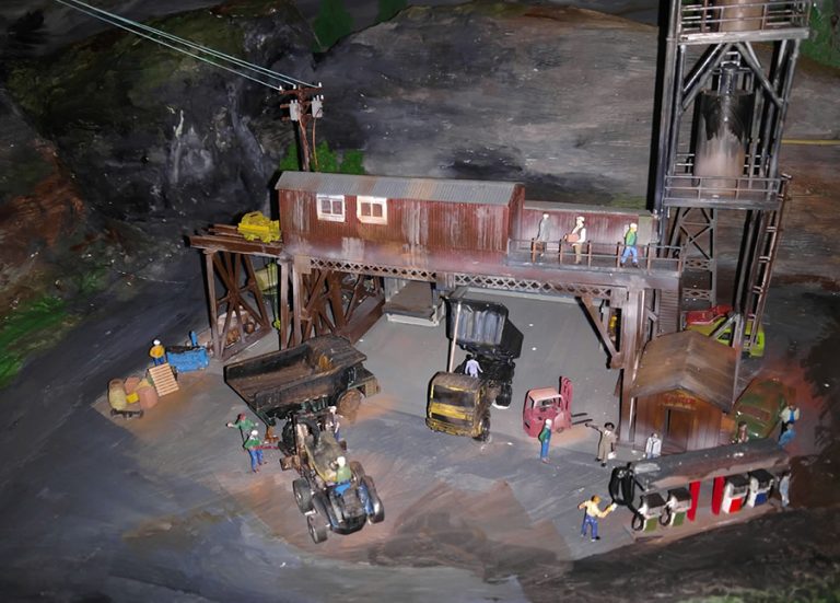 HO scale mining structures - Model railroad layouts plansModel railroad ...