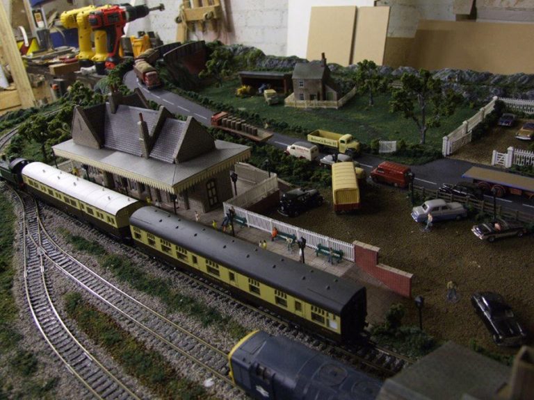 Very small model railway layouts - Model railroad layouts plansModel ...